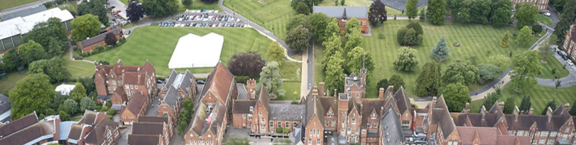 PLUS Junior Centre Epsom Londres | Payez moins