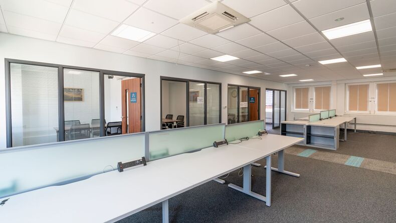 English Path, Leeds - Escuela de Inglés | Paga Menos