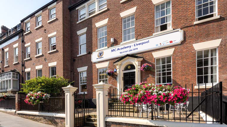 MC Academy, Liverpool - Inglaterra | Paga Menos