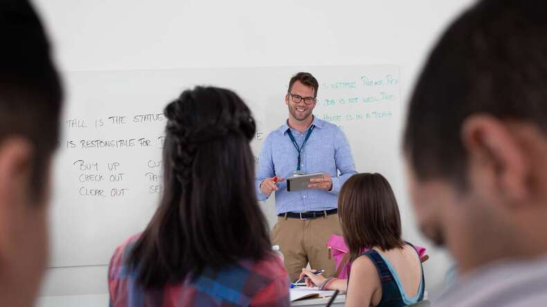 EF International Language Center 東京校｜日本語学校 | % ペイレス