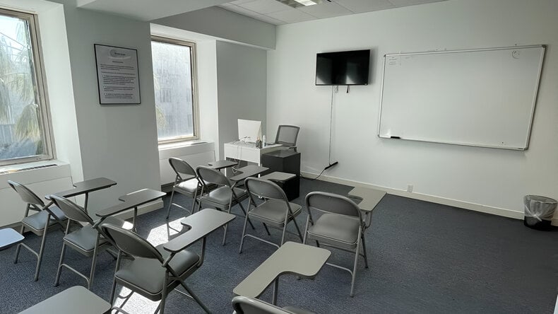 American English Center Miami Beach USA | Pay Less