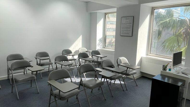 American English Center Miami Beach USA | Pay Less