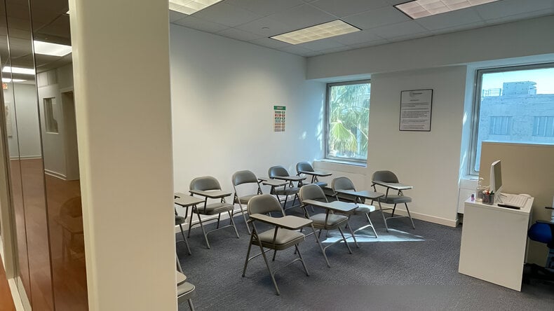 American English Center Miami Beach USA | Pay Less