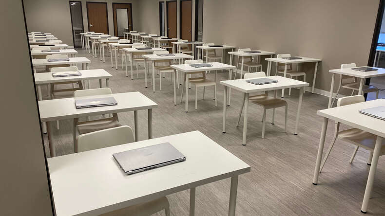 American English Language School Los Angeles | Pay Less