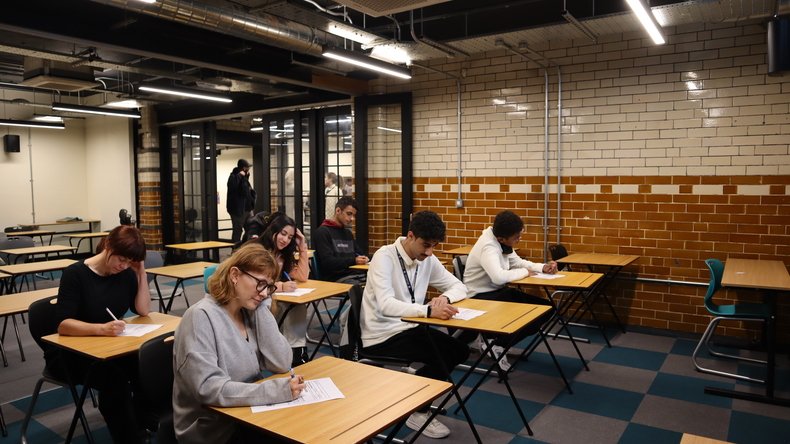 BSC Education Manchester Anglia | Fizess kevesebbet