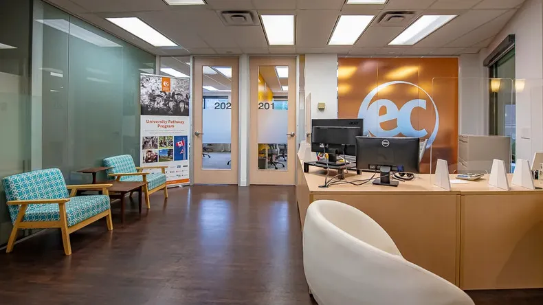 EC English Toronto Canada | Payez moins