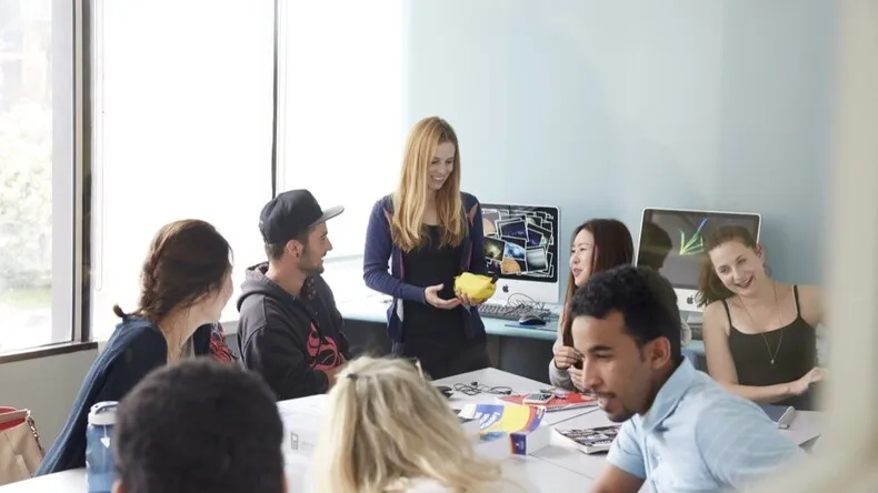 ELC - English Language Center Los Angeles | Pay Less