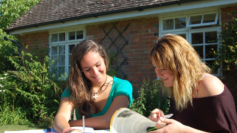 InTuition Languages パリの予約にはディスカウントがあります。フランスにあるフランス語語学留学先。