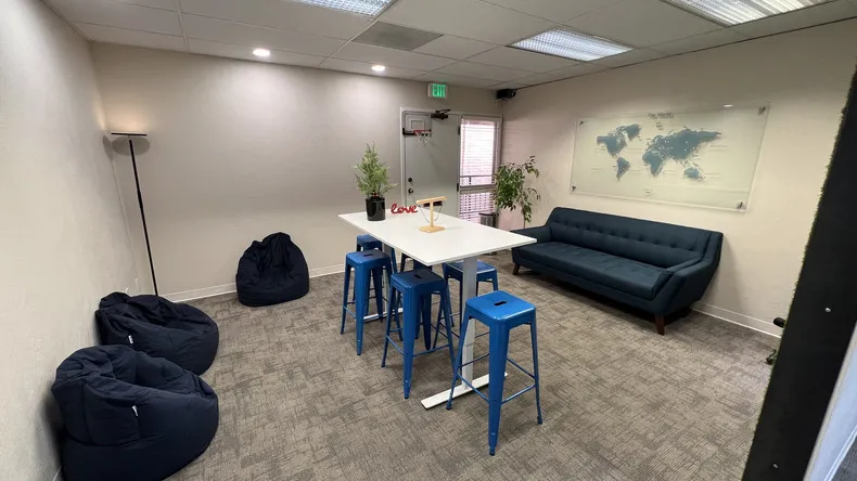 INX Academy ソルトレイクシティ 語学学校 アメリカ合衆国 | ペイレス