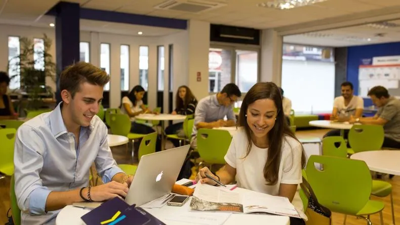 Kaplan International Languages 30+ Bournemouth