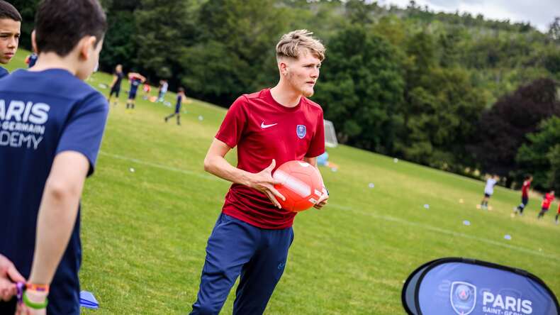 Samiad Summer School Surrey English School | Pay Less