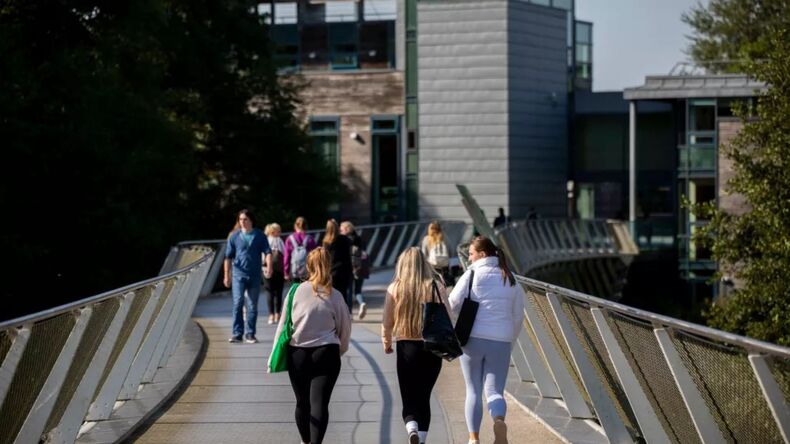 University of Limerick Language Centre | Zahle weniger