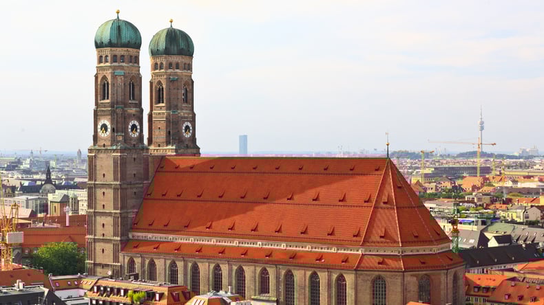 Verbum Novum GmbH - Summer School Munich | Pay Less