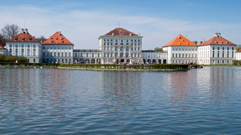 Verbum Novum GmbH - Summer School Munich | Pay Less