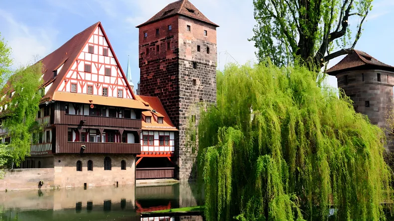 Verbum Novum GmbH - Summer School Nuremberg | Pay Less