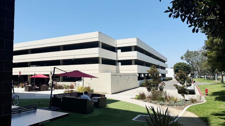 LASC - Language Scholastics Irvine 로스 앤젤레스 어학원 미국