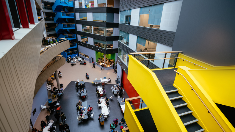 CAVC English Academy Cardiff Wales | Betala mindre